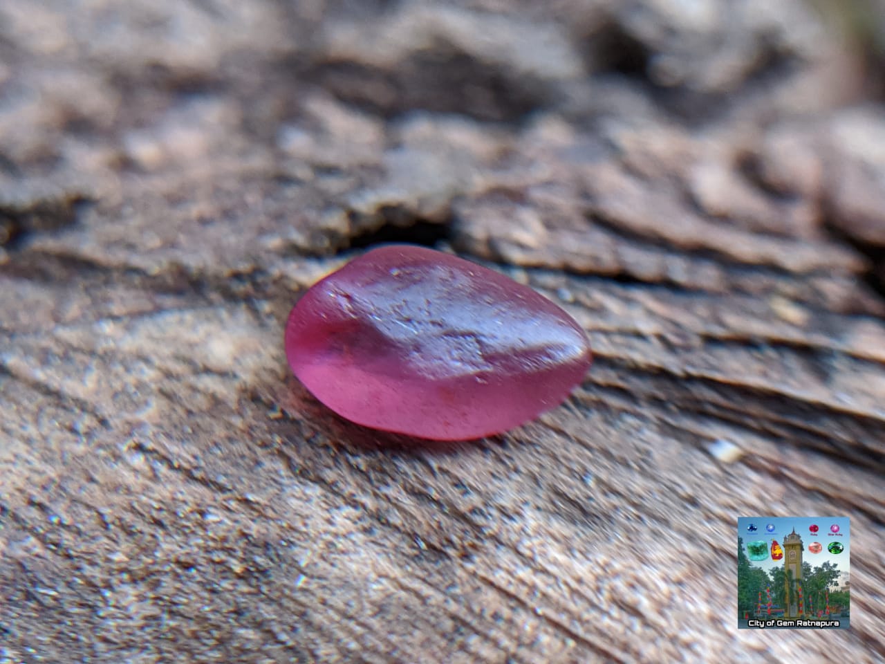 NATURAL PADPARADSCHA SAPPHIRE ROUGH GEMSTONE