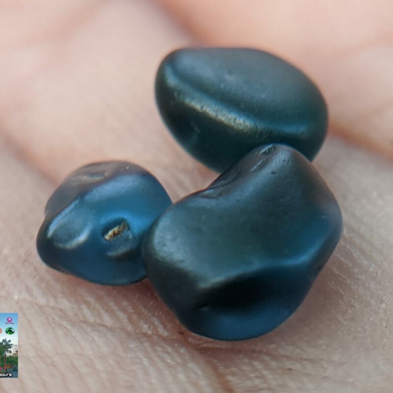 CEYLON NATURAL BI-COLOUR AND BLUE SPINEL ROUGH GEMSTONES