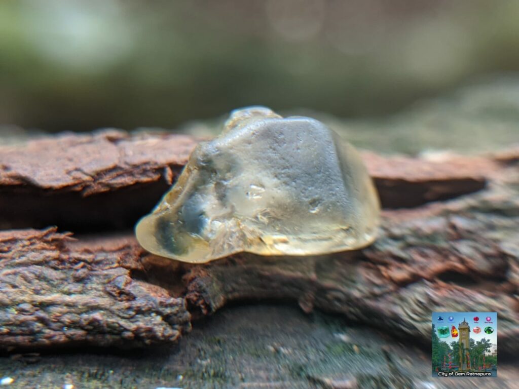 Ceylon Natural Yellow Sapphire Rough Gemstone ( Blue band "pita ottu ...