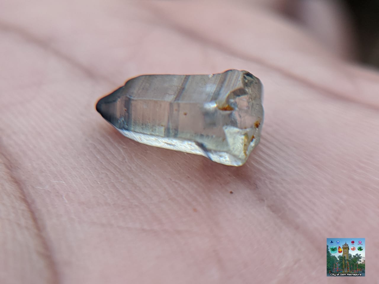 Ceylon Natural Heating Sapphire "ottu" Crystal