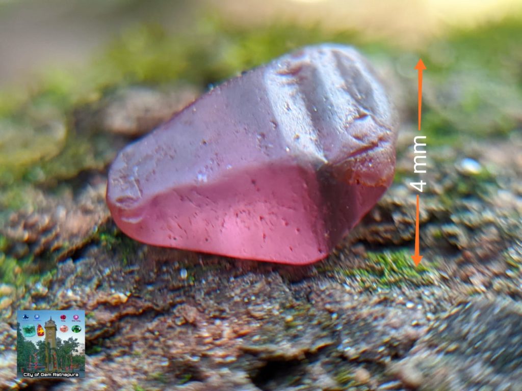 CEYLON NATURAL PADPARADSCHA SAPPHIRE HALF CRYSTAL ( King 👑 Sapphire ) -