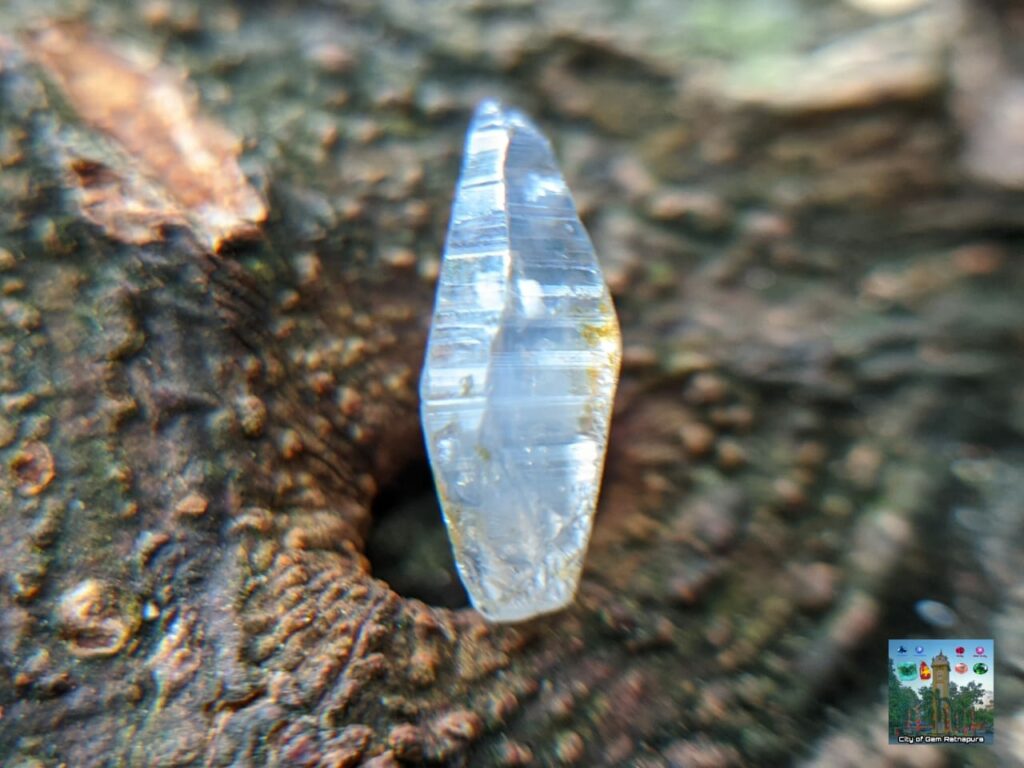 CEYLON NATURAL HEATING SAPPHIRE CRYSTAL "GEUDA ( DUM GAL )" glass body ...