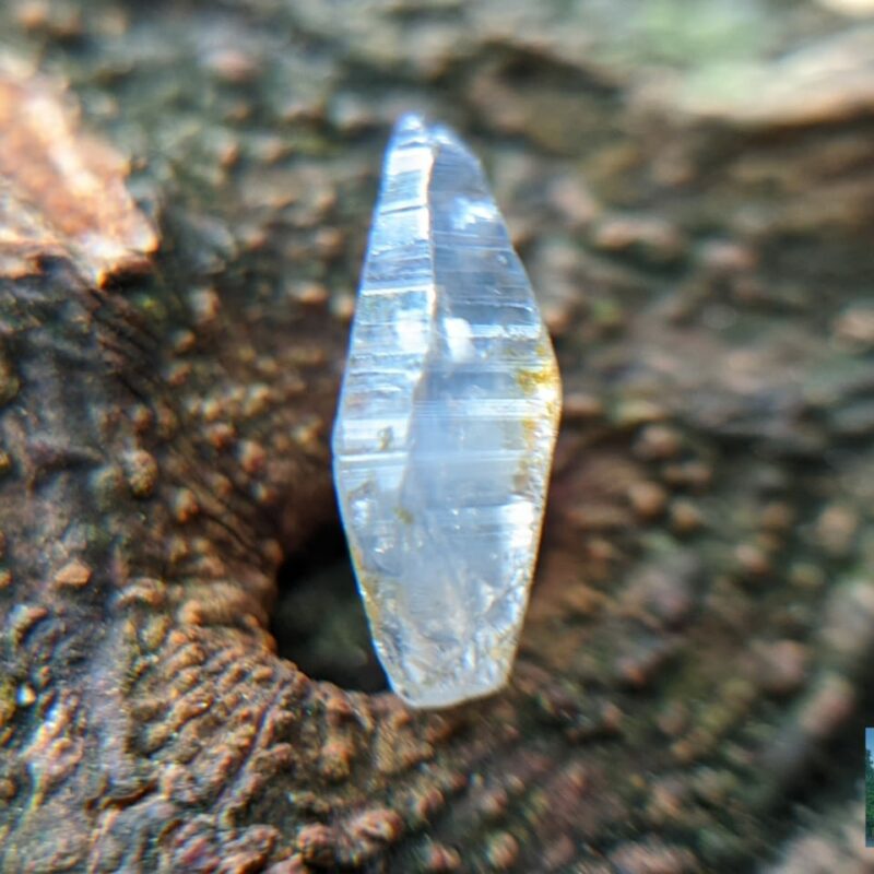 CEYLON NATURAL HEATING SAPPHIRE CRYSTAL "GEUDA ( DUM GAL )" glass body ...