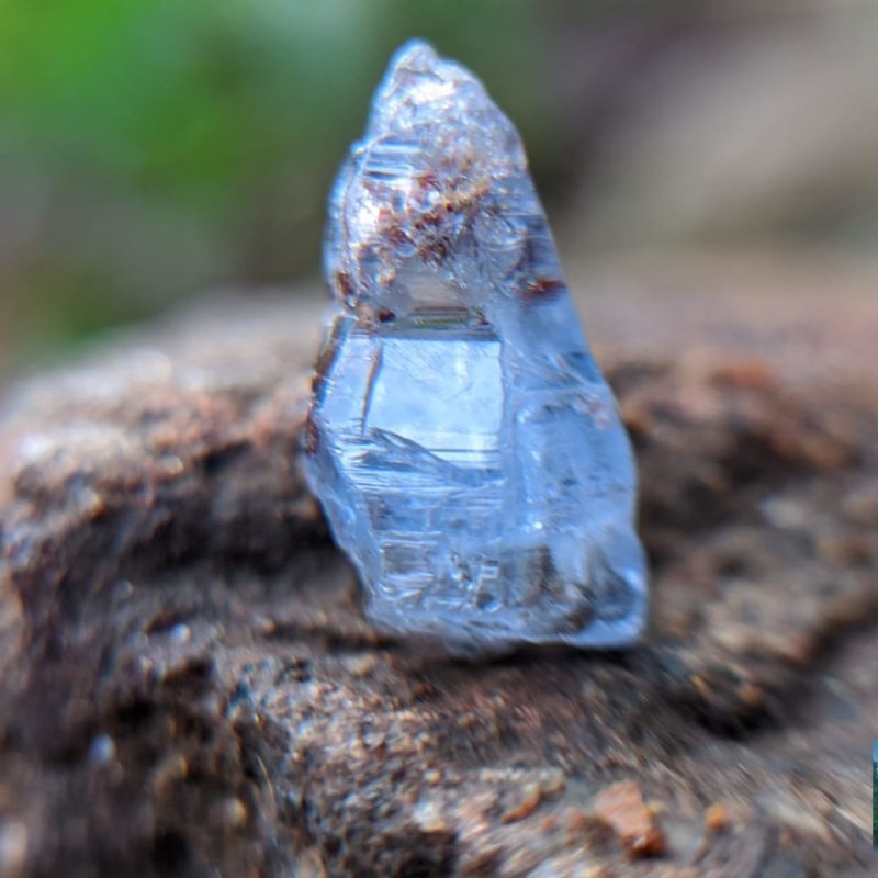 CEYLON NATURAL BLUE SAPPHIRE CRYSTAL ( glass body crystal ) -