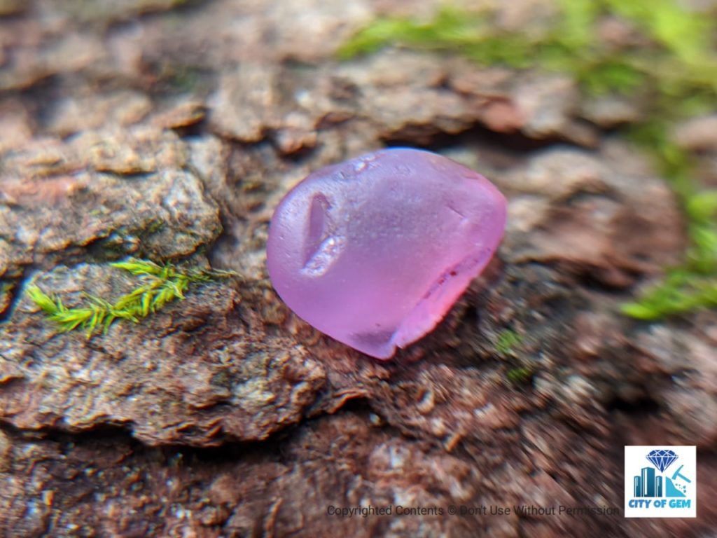 NATURAL HEATING SAPPHIRE ROUGH GEMSTONES ( Rathu Geuda ) -