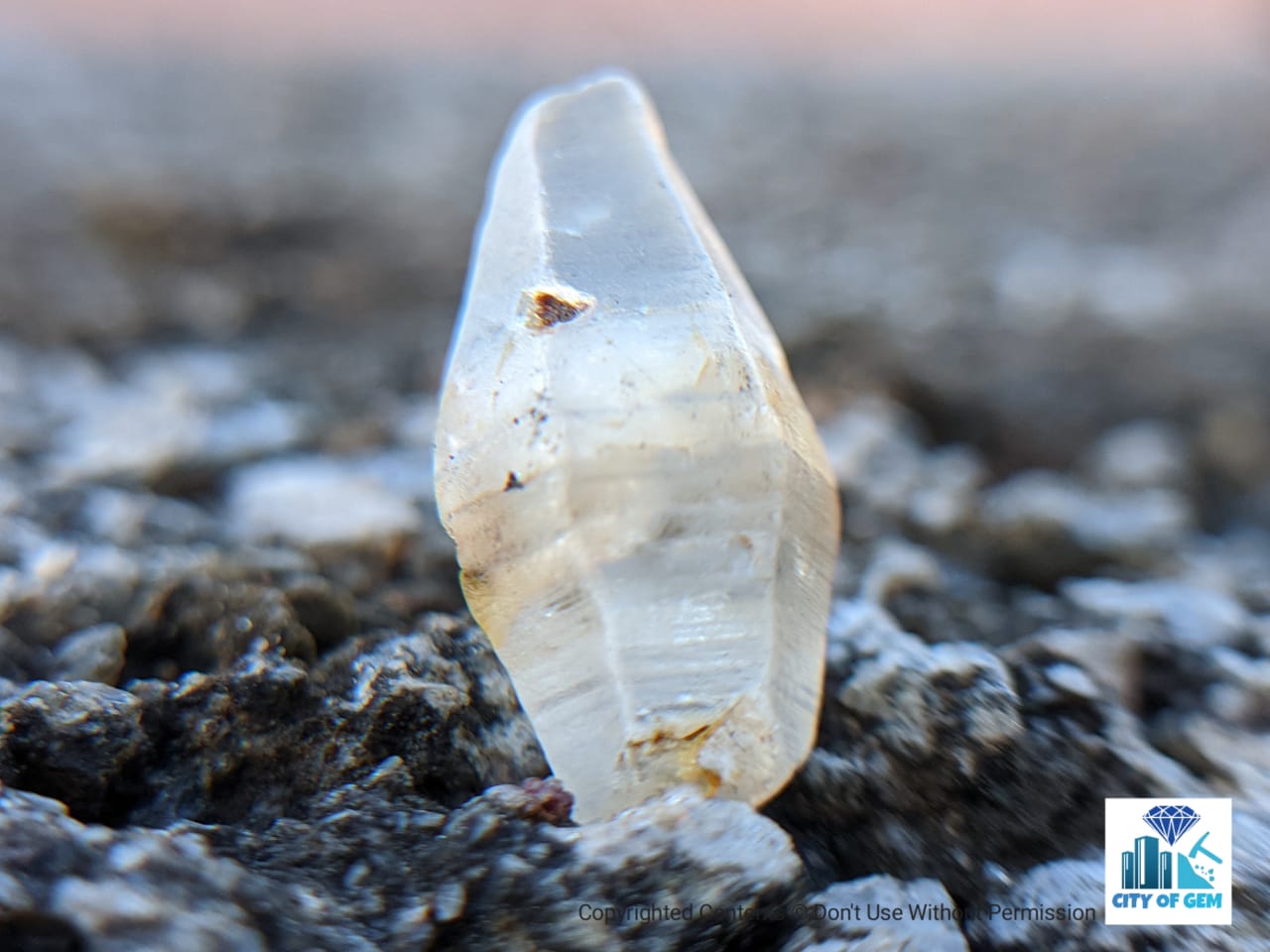 Ceylon Natural Colourless Sapphire Crystal ( Rough Glass Body ) -