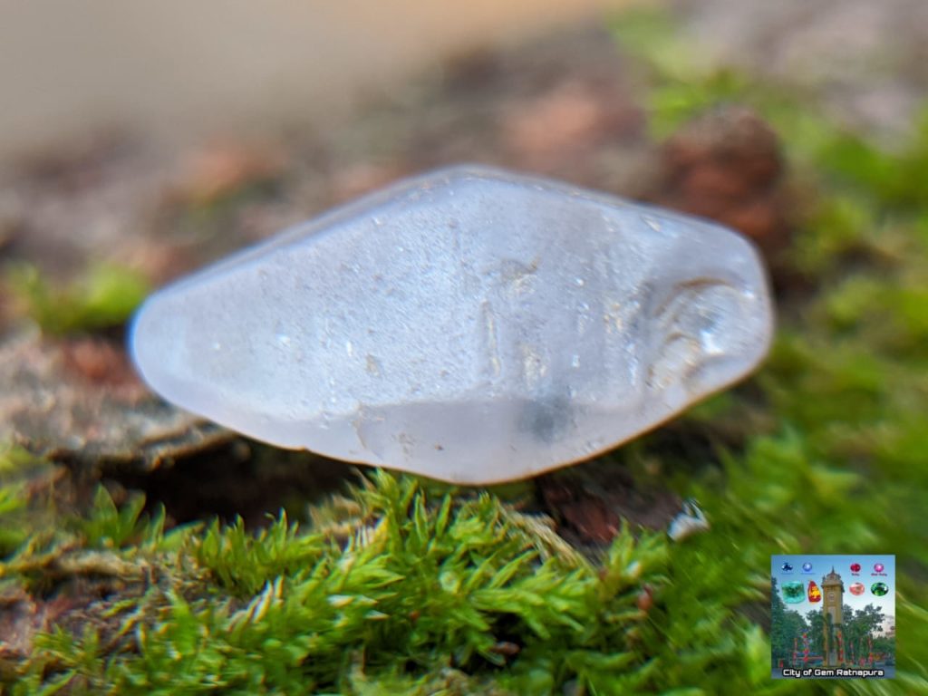 Ceylon Natural Sapphire "geuda" Crystal ( not for cutting and polishing ) -