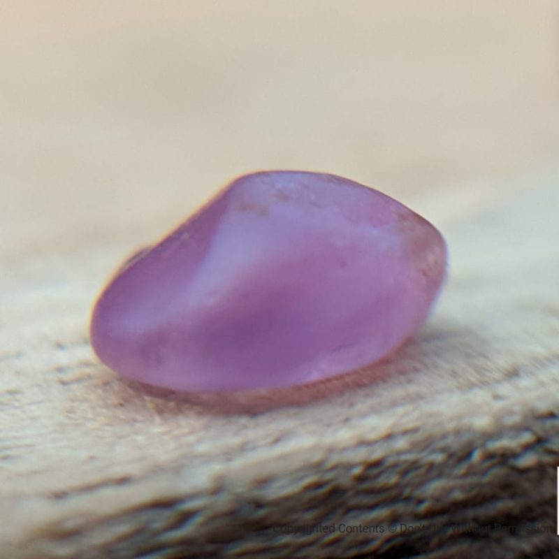 NATURAL HEATING SAPPHIRE ROUGH GEMSTONES ( Rathu Geuda ) -