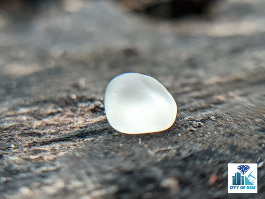 Natural White Sapphire Rough Gemstone ( Colourless Sapphire - Pure White ) -