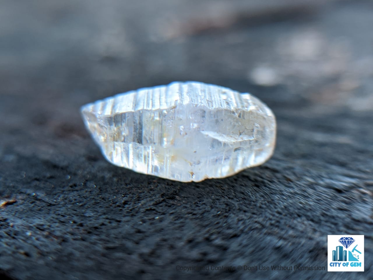 Ceylon Natural Colourless Sapphire Terminated Crystal ( Shinny Glass ...