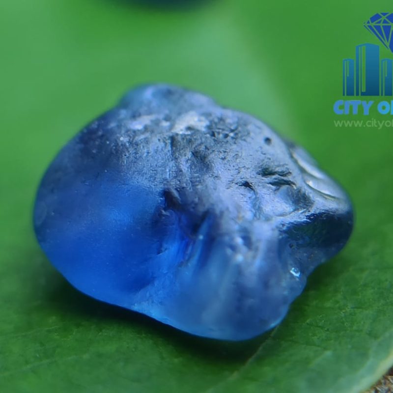 Best Quality Natural Royal Blue Sapphire Rough Gemstones from Famous ...