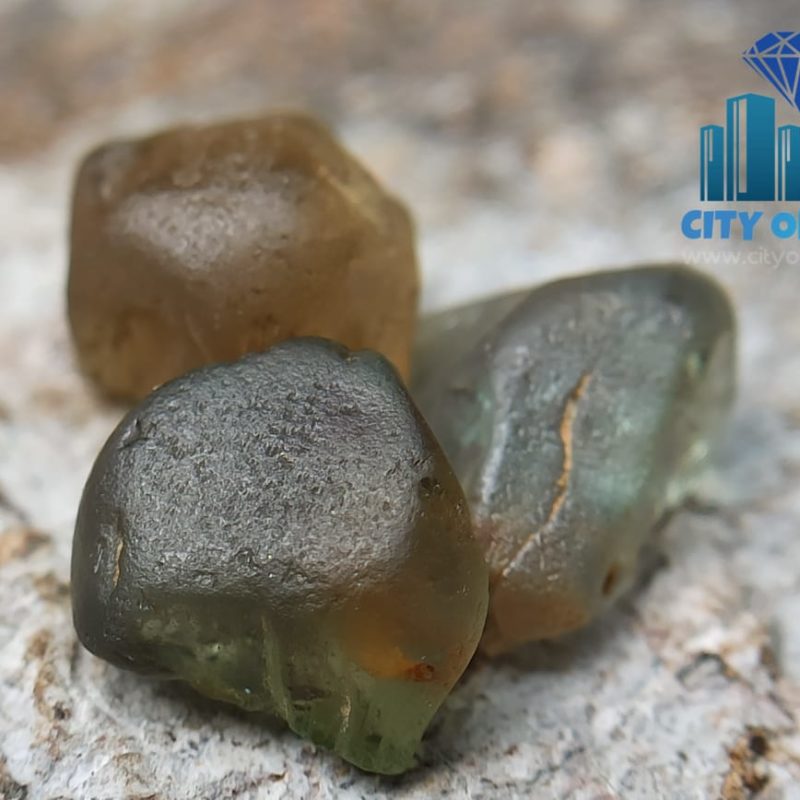 Ceylon Natural Chrysoberyl Alexandrite Rough Gemstones with Alexandrite ...