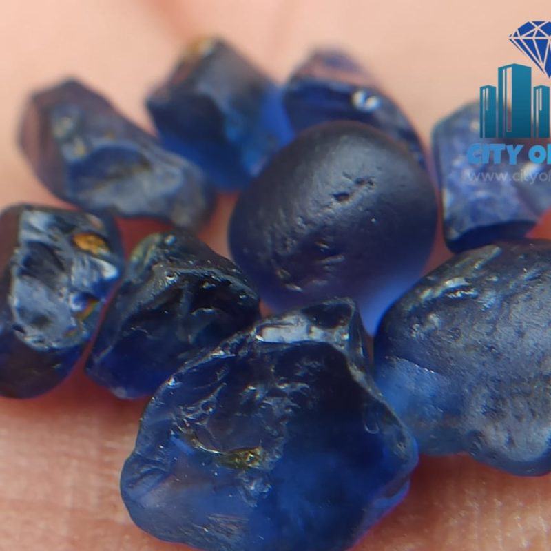Best Quality Natural Royal Blue Sapphire Rough Gemstones from Famous ...