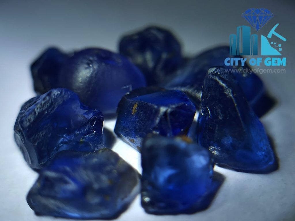 Best Quality Natural Royal Blue Sapphire Rough Gemstones from Famous ...