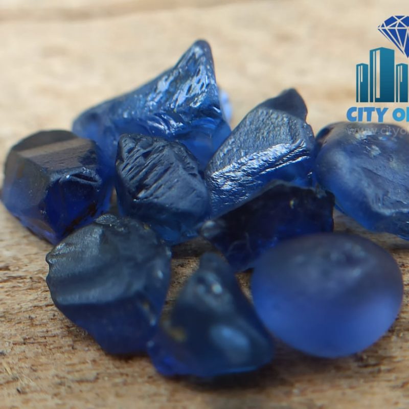 Best Quality Natural Royal Blue Sapphire Rough Gemstones from Famous ...