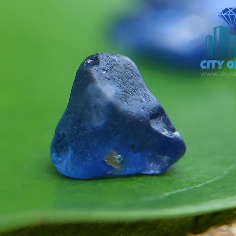 Best Quality Natural Royal Blue Sapphire Rough Gemstones from Famous ...