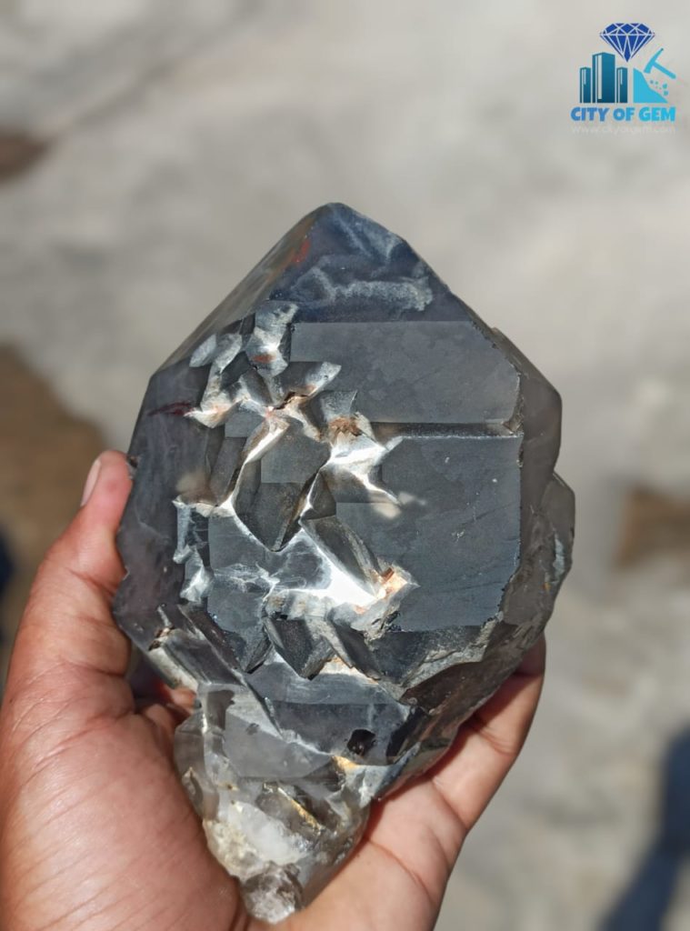 Ceylon Natural Enhydro Black Quartz Crystal - Visible moving gass bubble