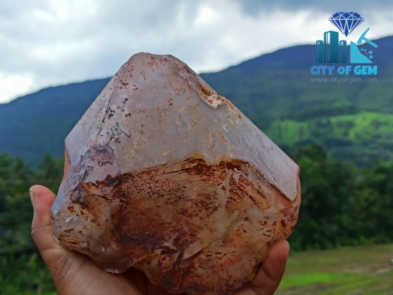 Ceylon Natural Enhydro Quartz Crystal - Visible moving gass bubble