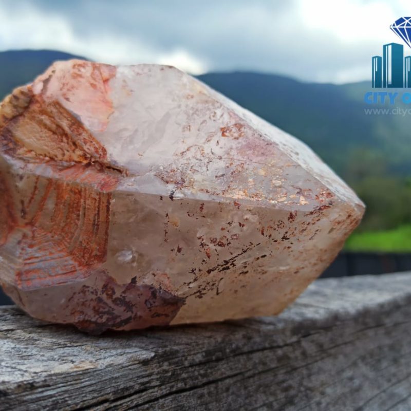 Ceylon Natural Enhydro Quartz Crystal - Visible moving gass bubble