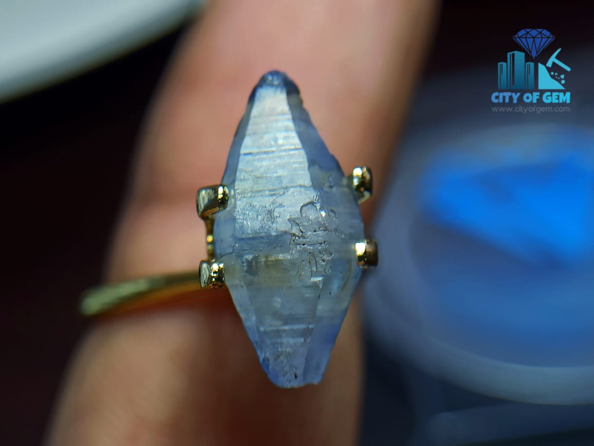 Sapphire Complete Double Terminated Bipyramidal Crystal with Good ...