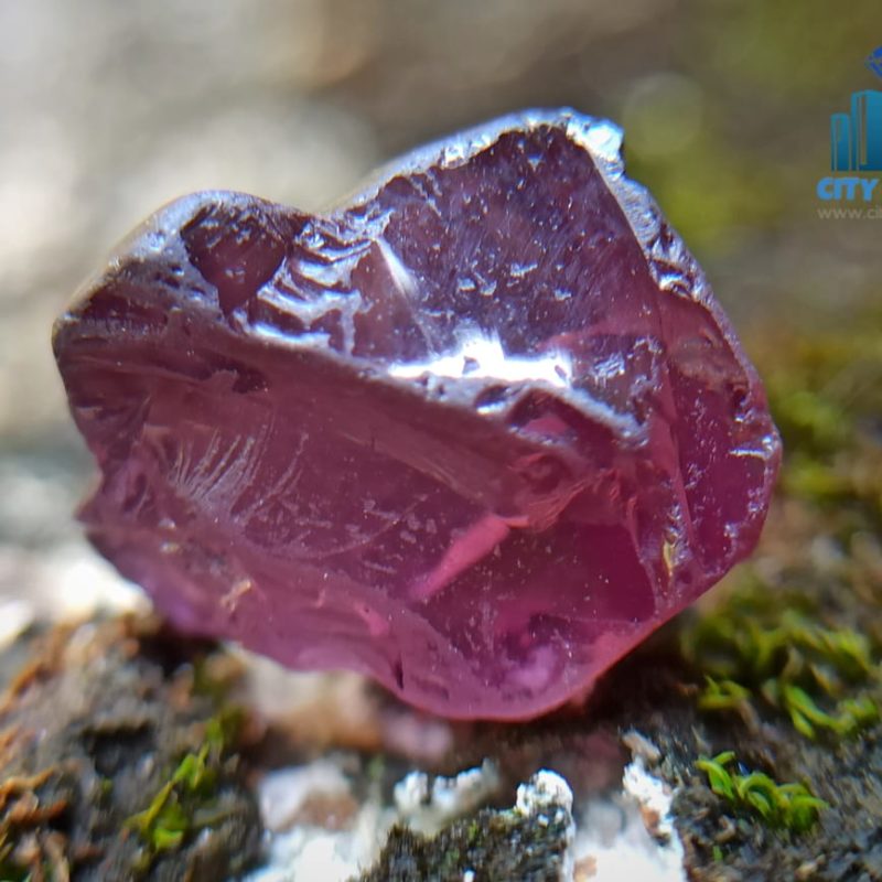 Facet Grade Natural Spinel High Quality Rough Stone from Sri Lanka