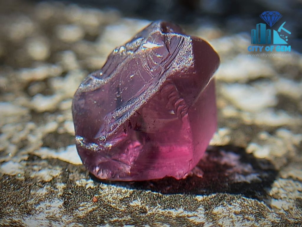 Facet Grade Natural Spinel High Quality Rough Stone from Sri Lanka