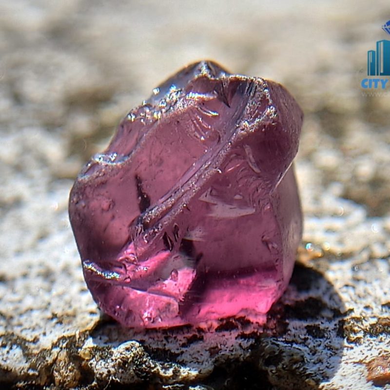 Facet Grade Natural Spinel High Quality Rough Stone from Sri Lanka