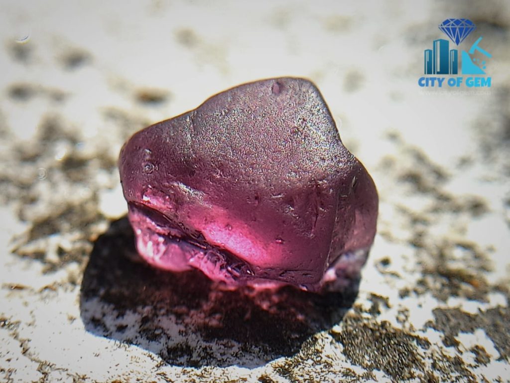 Facet Grade Natural Spinel High Quality Rough Stone from Sri Lanka