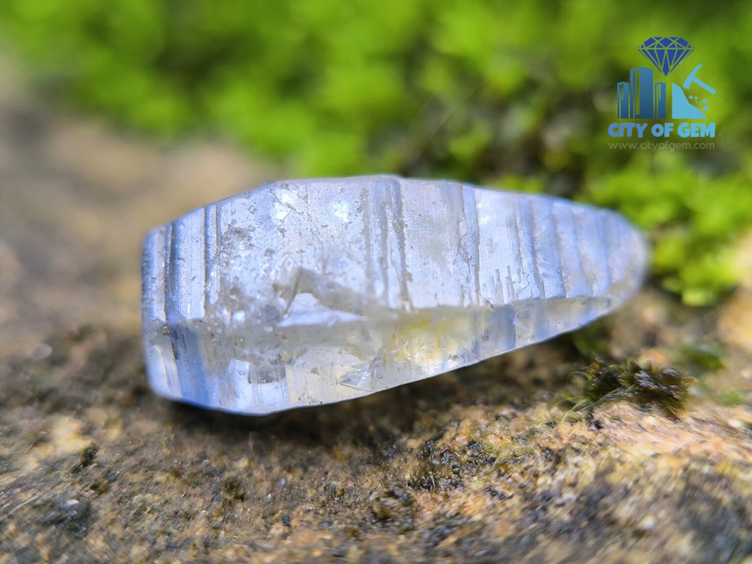 Ceylon Natural Bi-color Sapphire Complete Crystal