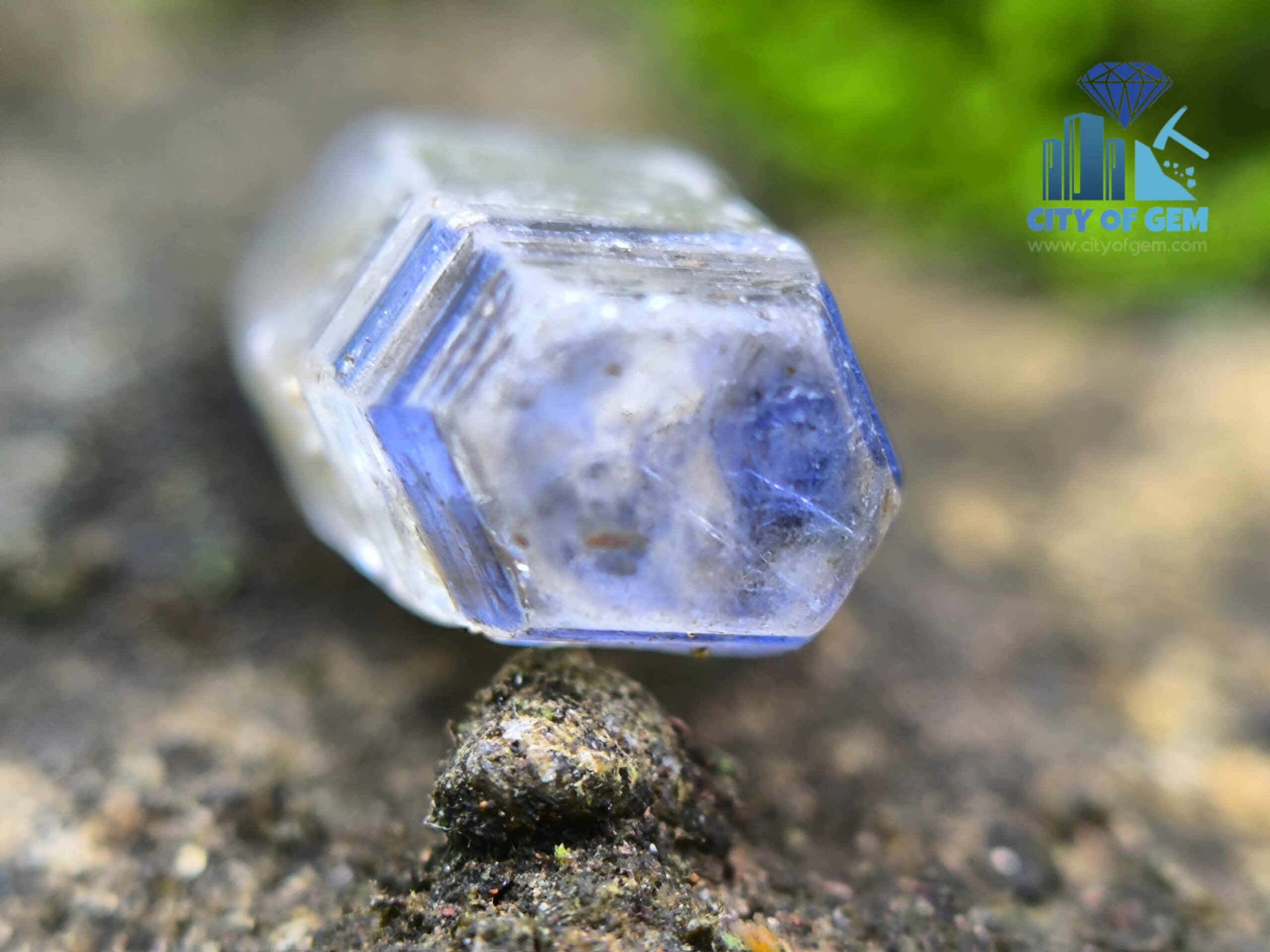 Ceylon Natural Bi-color Sapphire Complete Crystal