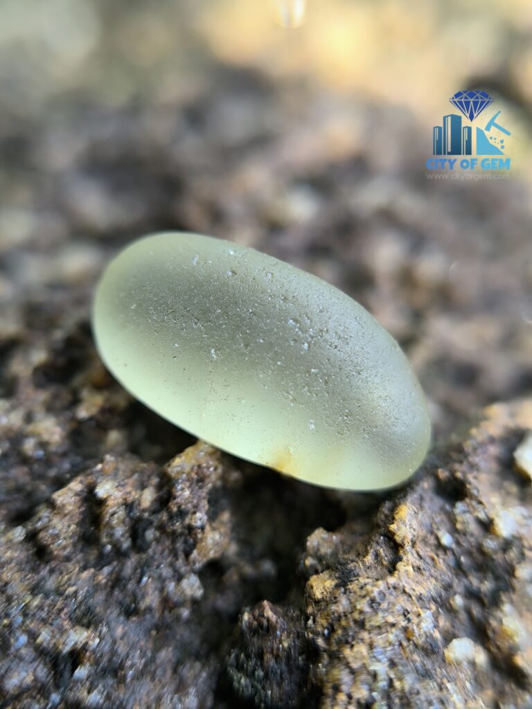 Facet Grade Ceylon Natural Chrysoberyl – Honeydew Green (Alluvial Rough)