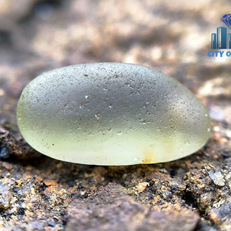 Facet Grade Ceylon Natural Chrysoberyl – Honeydew Green (Alluvial Rough)